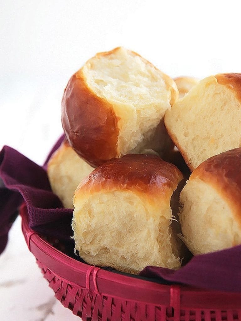 Ultra Fluffy Milk Bread Rolls - Cleobuttera